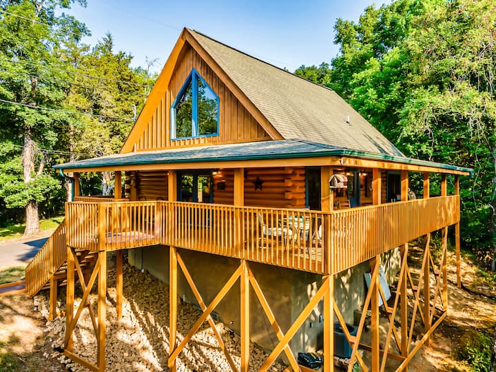 Manaaki - The Happy Cabin, Resort Pool, Golf, Love - Sevierville, TN