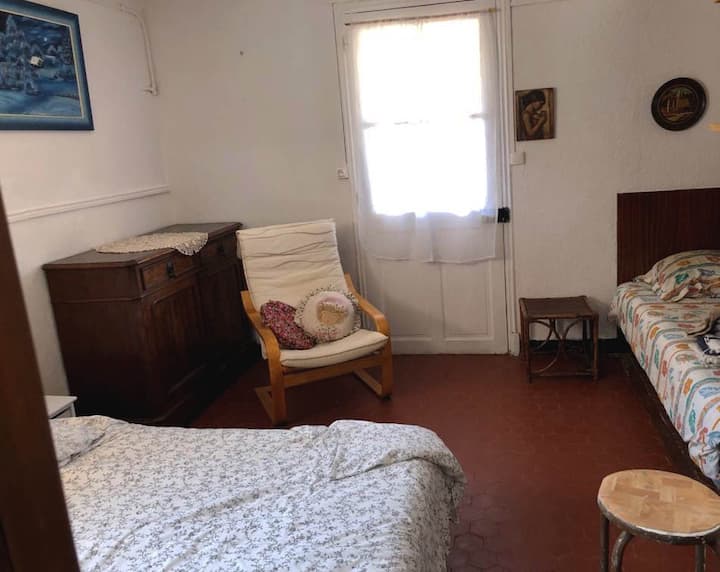 Appartement Au Coeur Du Village Avec Jardin - Le Lavandou