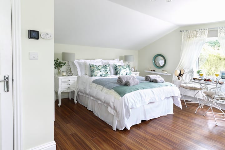 Shibden Valley Luxury Lodge In Halifax. - Mirfield