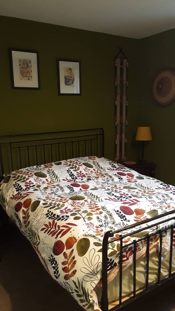 Private Room In Refurbished Apartment. - 애쉬버턴