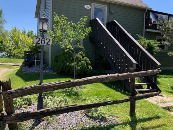 Belle Loft | Private Waterfront - Leamington