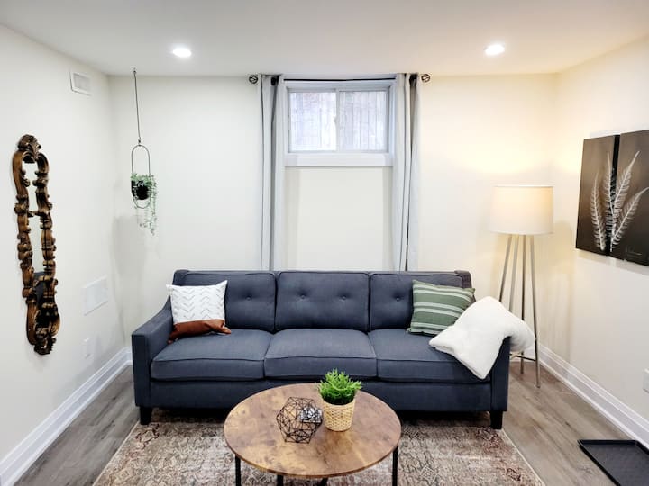 Furnished Monthly Stay- Basement - St. Catharines