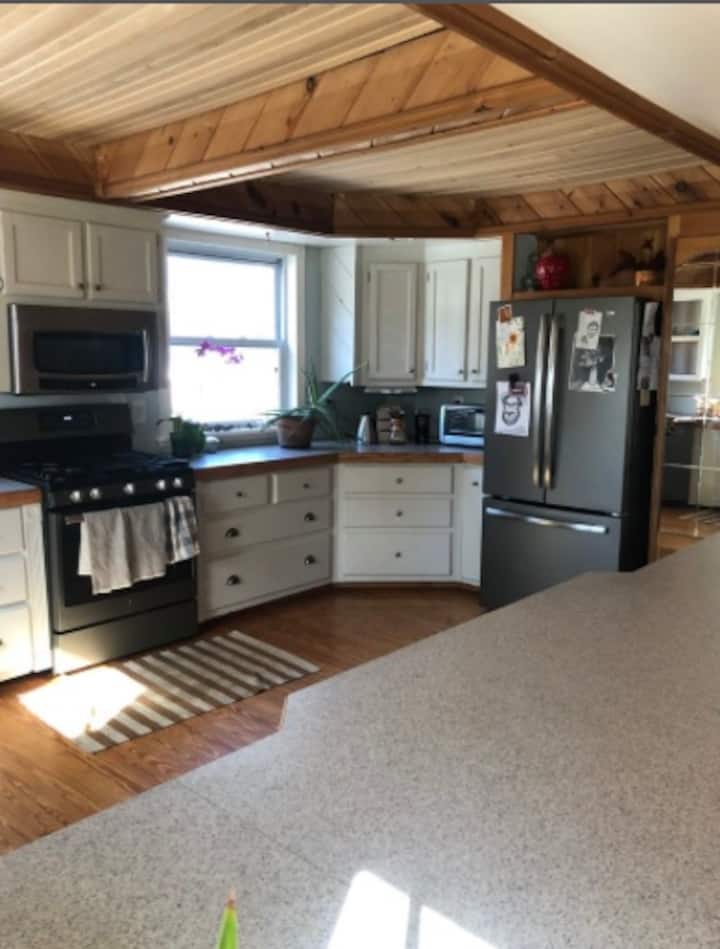 Cozy 1 Bedroom Home With Gardens And Office Space - Old Town, ME