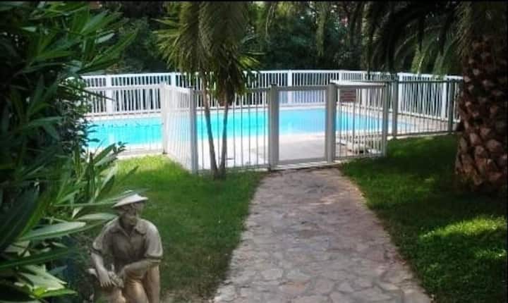 T2 Avec Piscine 5 Mn Des Plages Et Village - Sanary-sur-Mer