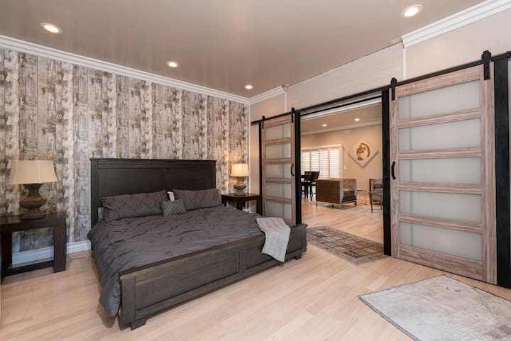 Large One Bedroom Apt With Backyard - 5 Min To Lax - ホーソーン, CA