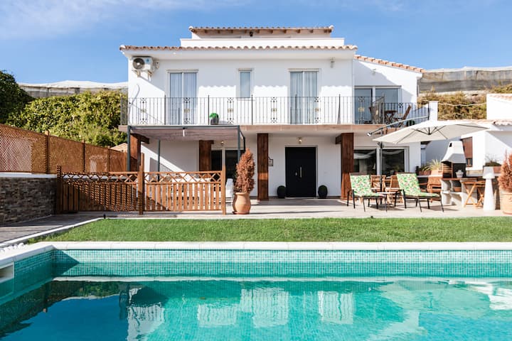 Villa Con Piscina Y Zona De Recreo Cerca Del Mar - Torre del Mar