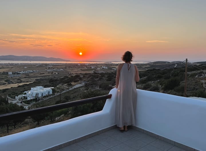 Hilltop Home Sea Views & Terrace Dining Near Aliki - Antiparos