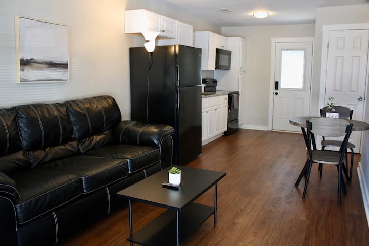 Furnished 1 Bedroom Apartment Near Redstone - Huntsville, AL