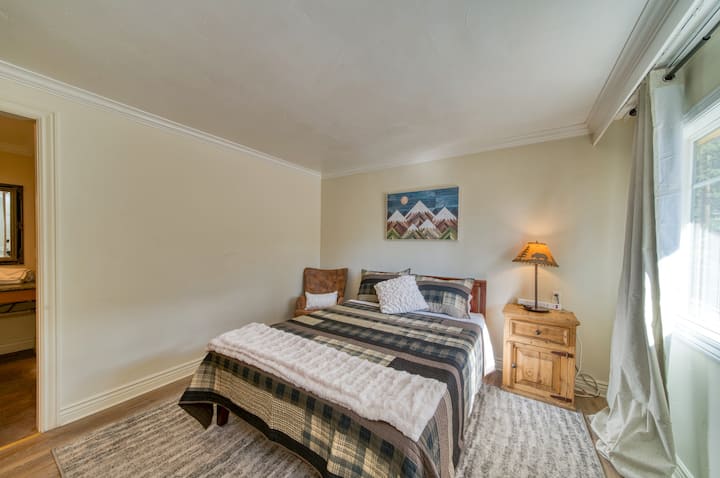 Steps To Heavenly - Full Kitchen With Free Parking - South Lake Tahoe, CA
