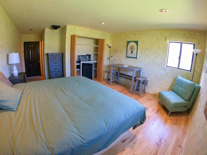 Headwaters Ranch Studio Apartment - Boulder, UT