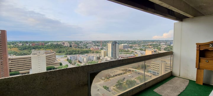Downtown Studio, Amazing View! Next To Lrt Station - Calgary