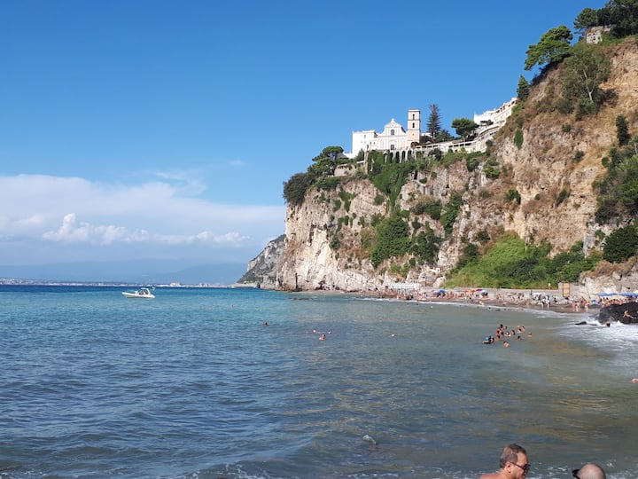 Casa Relax Nel Centro Storico Con Posto Auto - Vico Equense