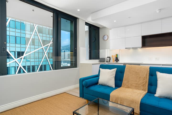 Sleek 1 Bedroom Apartment - Kaapstad