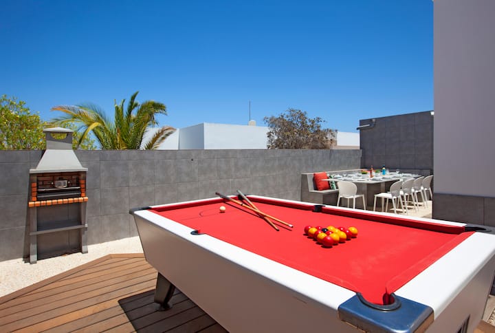 Luxurious 5 Bedroom Villa With Heated Pool, Wifi - Puerto del Carmen