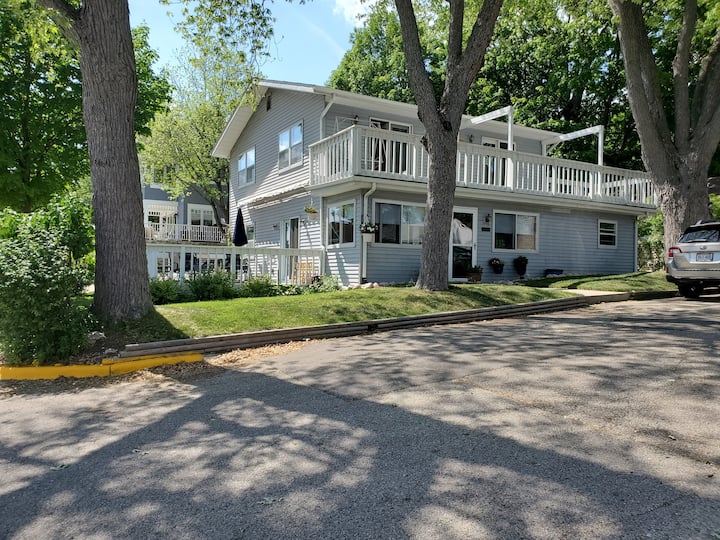 Lake View House/steps To The Lake - Lake Geneva, WI
