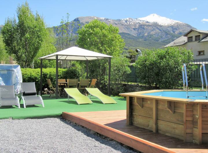 Superbe Appart, Vue Montagne, Piscine/spa Commune - Larche