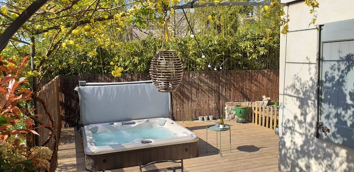 Villa Avec Spa Au Cœur
D'un Village Médiéval - Alès