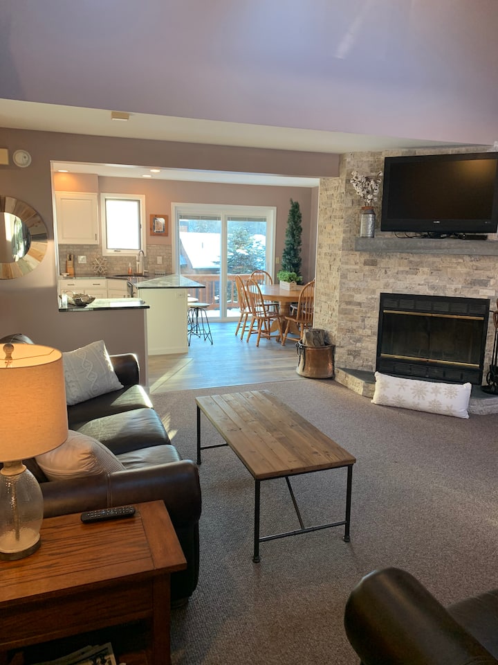 Across Holimont With Beautiful Mountain Views - Ellicottville, NY