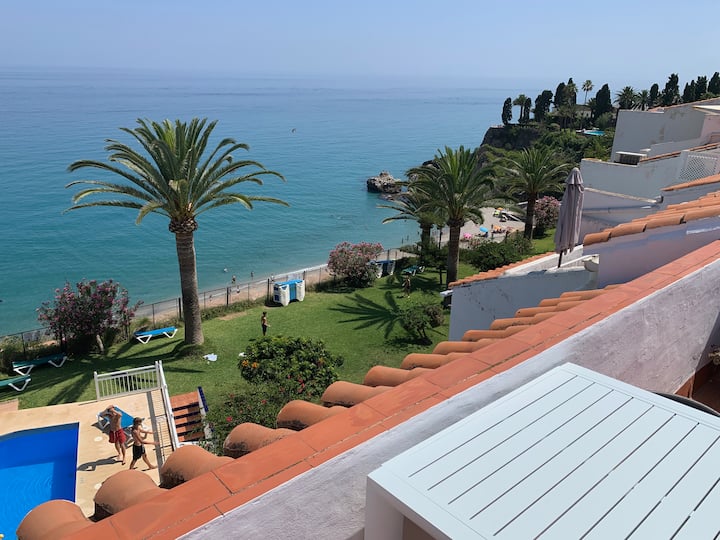 Strandnära Lägenhet I Nerja Med Takterrass - ネルハ