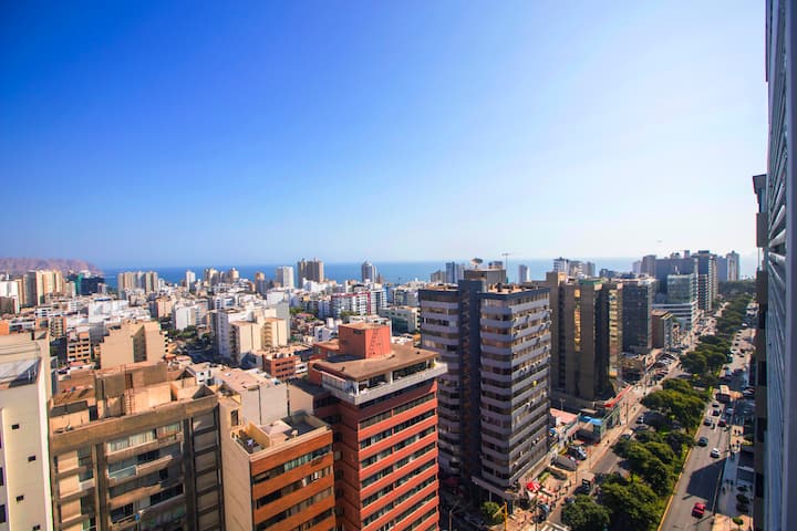 Top Floor Seaview Terrace 6dorm - Lima