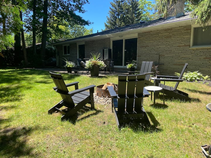 Pinedale Family Cottage - Bring Your Boat! - Grand Bend