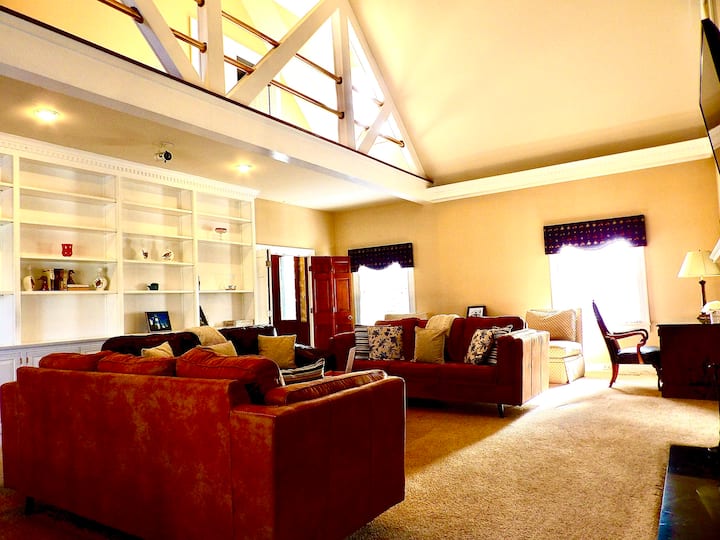 Large Private Executive Home - Lexington, KY