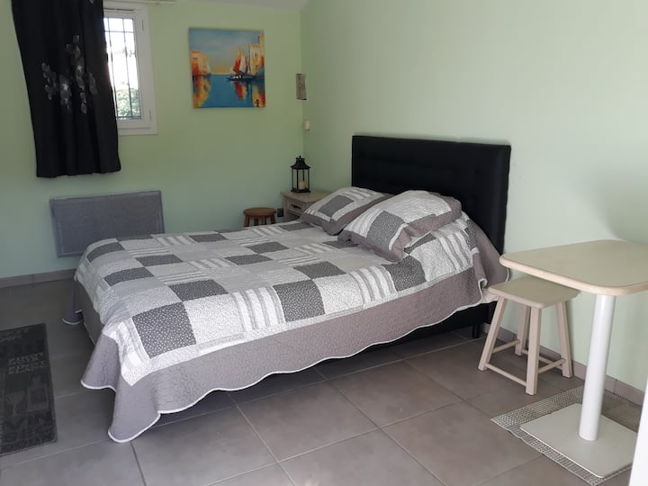 Chambre Indépendante
Arrivée Autonome - Mios