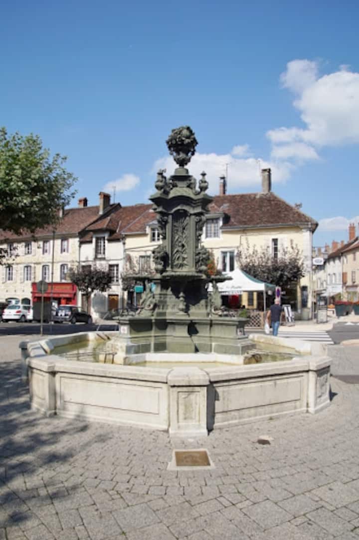 2 Pièces En Duplex Centre Ville De Poligny - Arbois