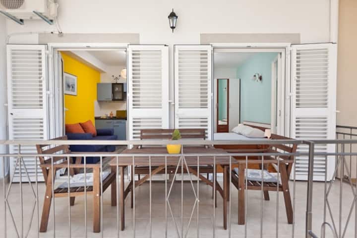 Apartment Vega For 2 Adults With 1 Or 2 Children - Podgora