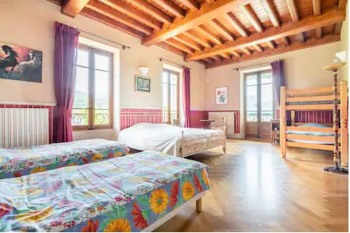 Chambre Dans Maison De Maître - Chambéry