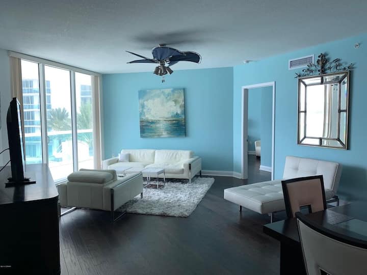 Chic Waterside Living - Daytona Beach, FL