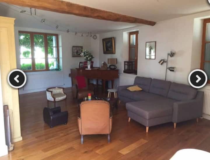 Maison à Louer Proche Vichy, Dans Village Médiéval - Vichy
