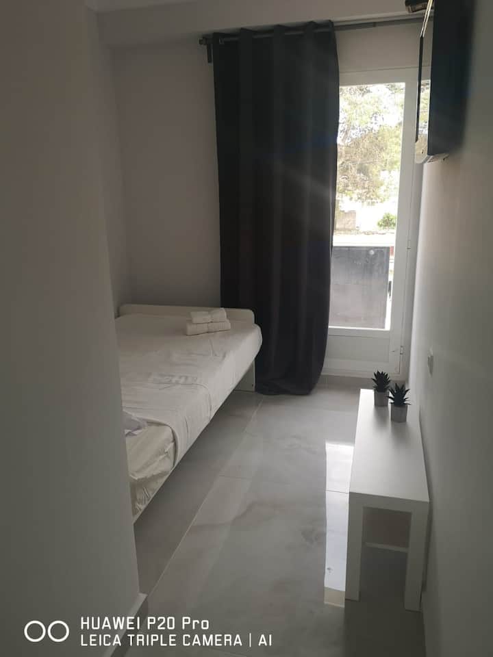 Precioso Apartamiento En Una Zona Muy Tranquila - Cheste
