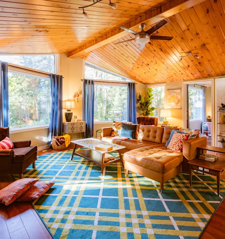Dog Friendly Muskoka. Fun From Forest To River. - Bracebridge