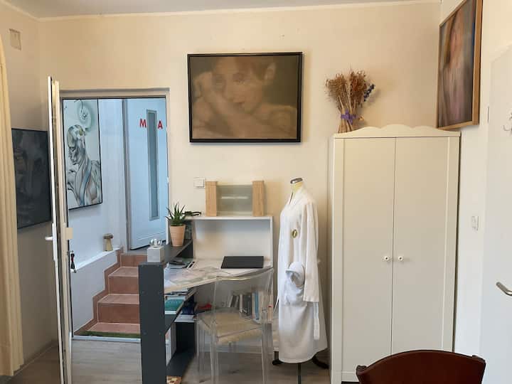 Visiting The Artist With Breakfast - Meisenheim