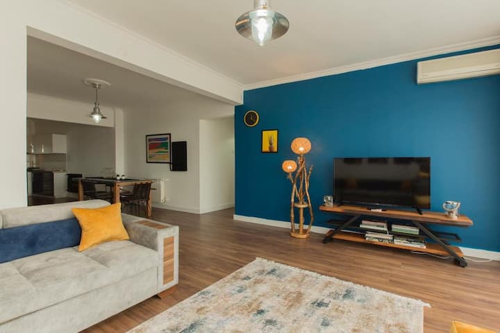 Cozy Apartment In Cihangir/taksim With 3 Bedrooms - Beyoğlu