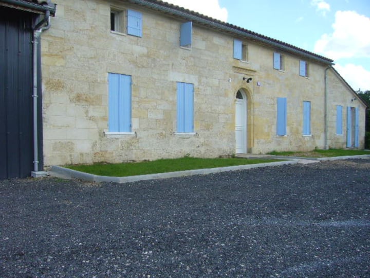 Saint-denis De Pile : Maison Chaleureuse En Pierre - Libourne