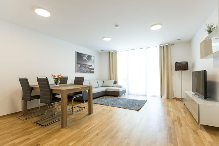 Modernes Und Exklusives 2-zimmer Apartment - Stuttgart