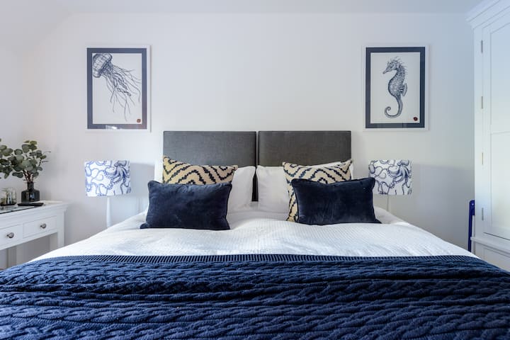 Chestnut Cottage, Orchard Mews, Lymington - Lymington