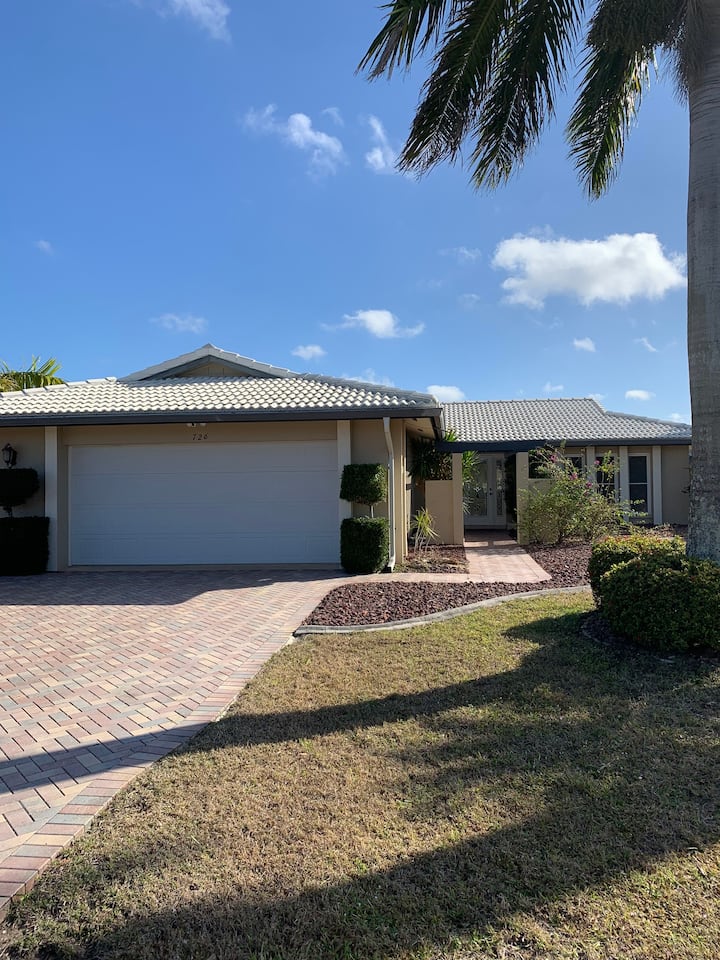 Cheerful 3-bedroom Home With Pool & Canal Access - Punta Gorda, FL