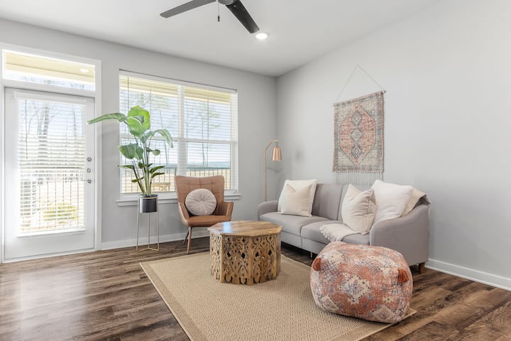 Clift Farms Retreat |Heated Pool& Fast Wifi - Huntsville, AL