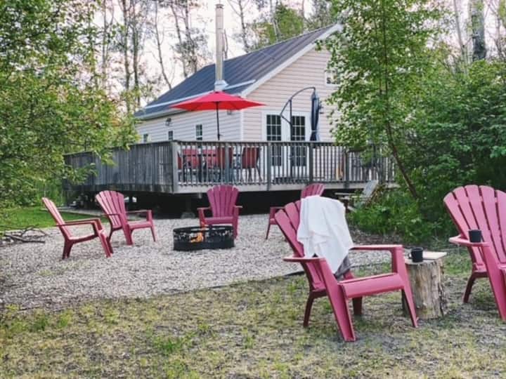 The Cabin On Grey Owl - With Hot Tub - Manitoba