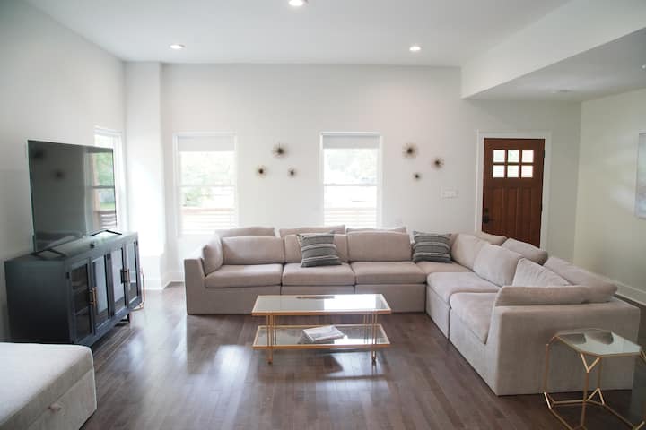 Great House To Host Large Groups - Indianapolis, IN