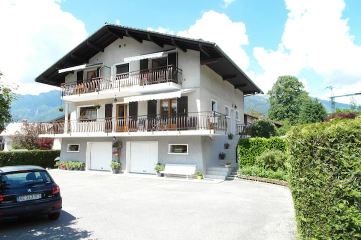 Superbe Appartement Dans Maison Parking Privé - Thônes