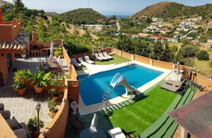 Villa El Destino (A4) With Pool, Sea View, Parking - Marbella