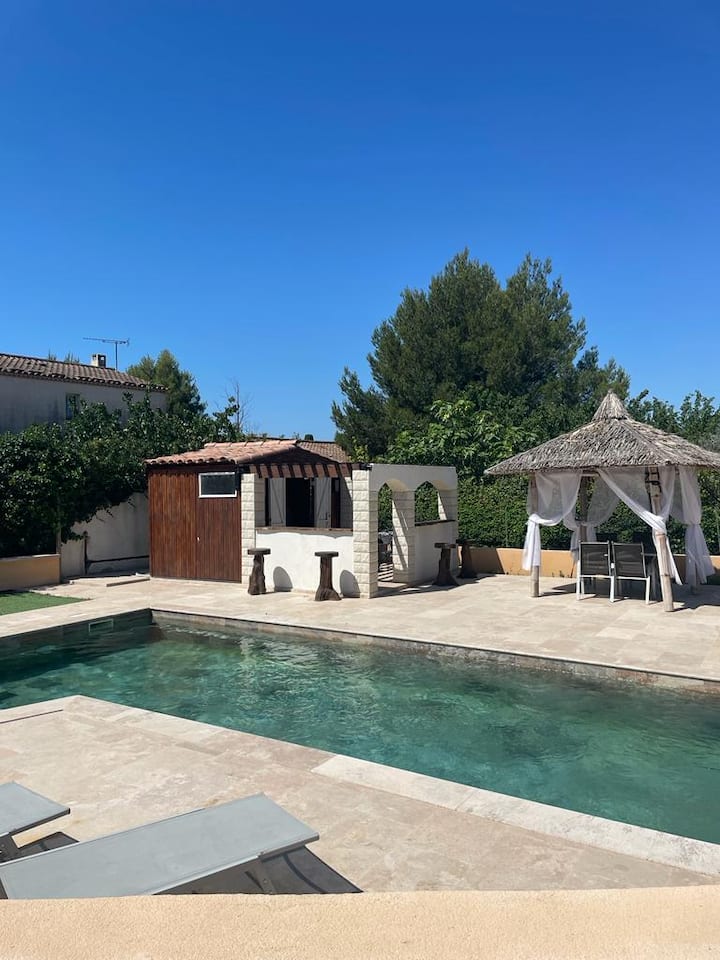 Magnifique Villa De Charme Avec Piscine - Arles