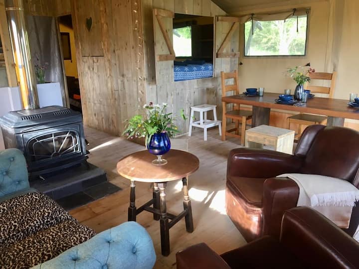 Safari Lodge, Off-grid, Sauna, Plunge Pool - Carmarthenshire