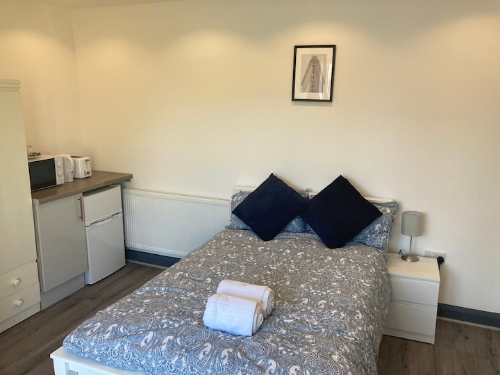 Newly Refurbished Studio, Great Location, Room-0 - Nottingham