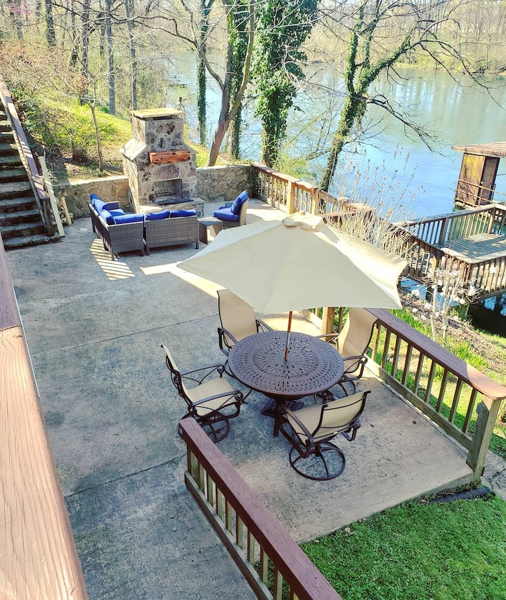 New! Beautiful River Front Cabin - Heber Springs, AR