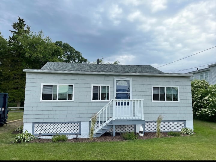 Entire Misquamicut Cottage - Westerly, RI